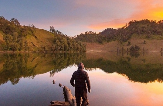 Kisah Mitos Asal-Muasal Danau Ranu Kumbolo di Kaki Gunung Semeru ...